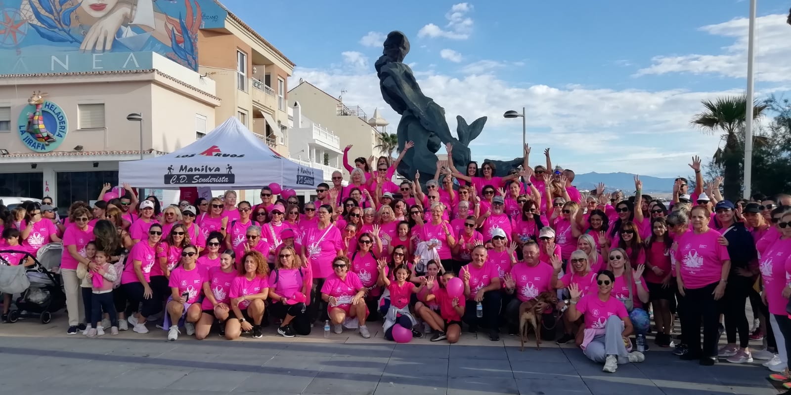 Gran participación en la marcha solidaria contra el cáncer de mama ...